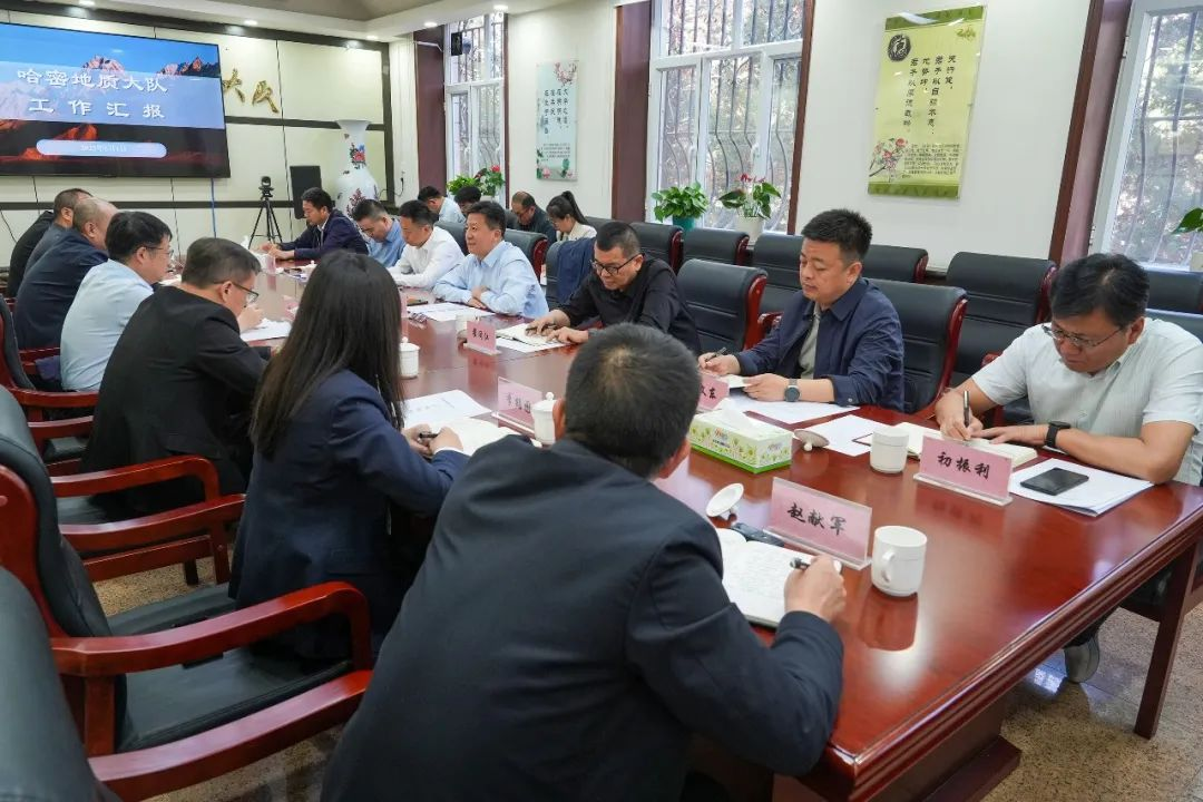 孙涛看望慰问哈密地质大队坚守岗位干部职工_要闻动态_哈密市人民政府